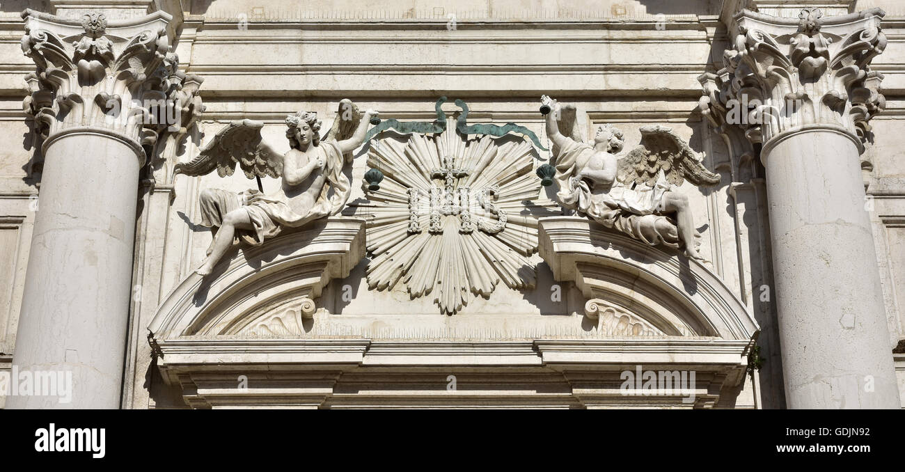 Portal with statue of angel hi-res stock photography and images - Alamy