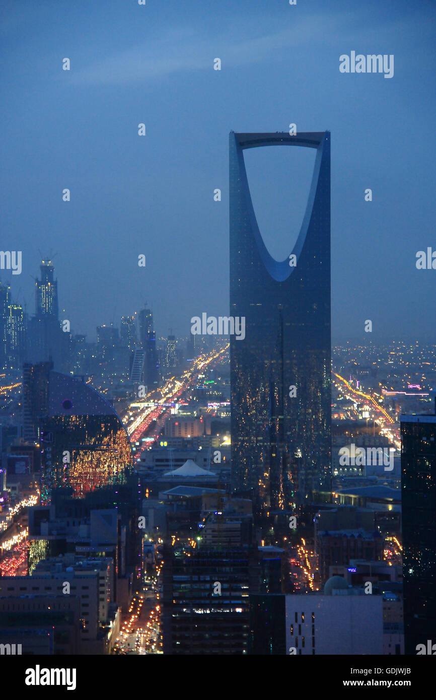 View of Kingdom Tower, Riyadh, Sauid Arabia Stock Photo - Alamy