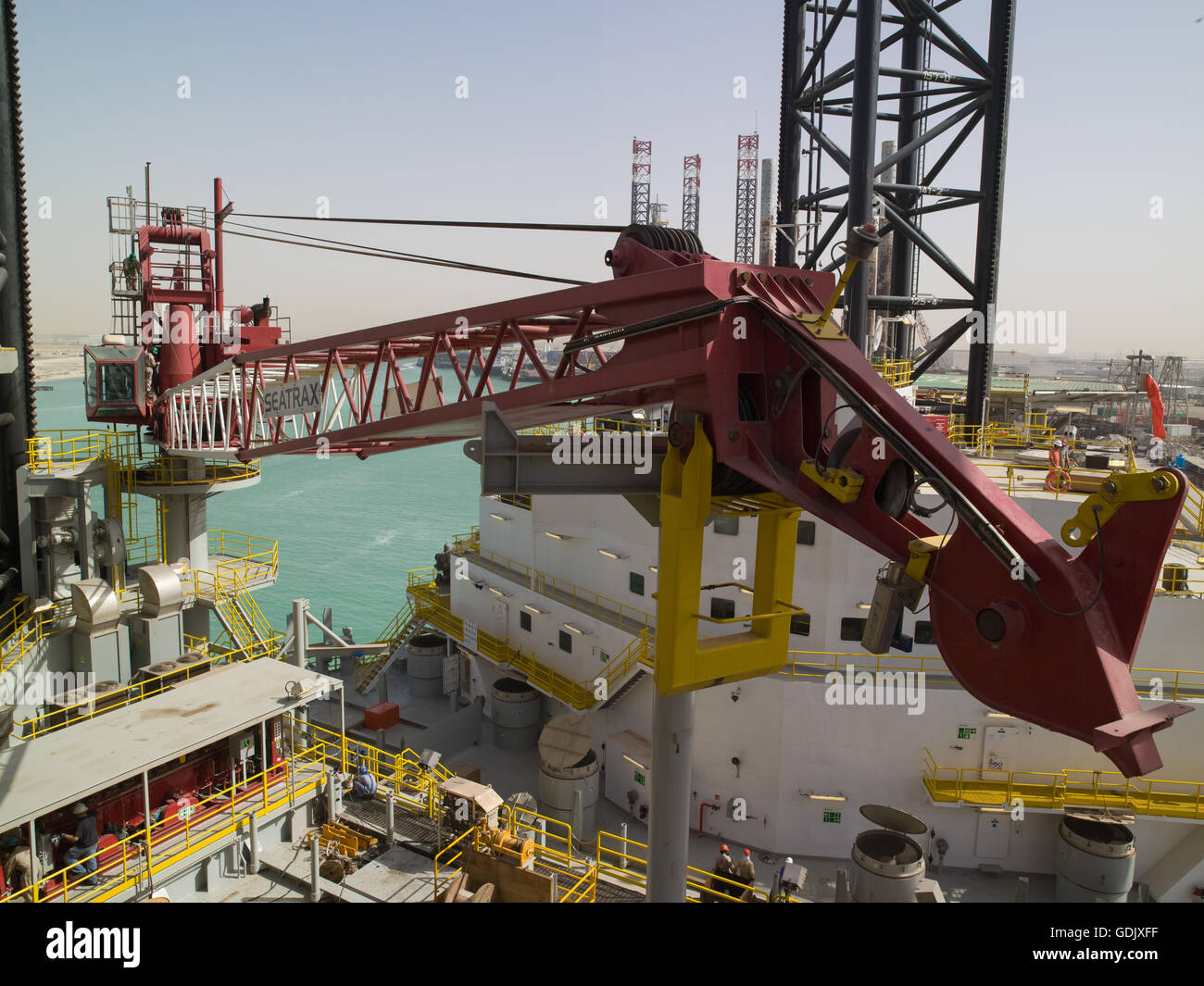 Oil drilling uae hi-res stock photography and images - Alamy