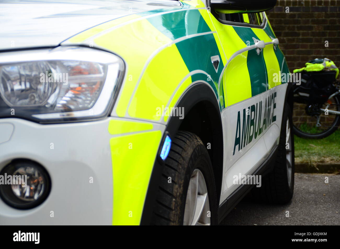 Paramedic vehicle hi-res stock photography and images - Alamy