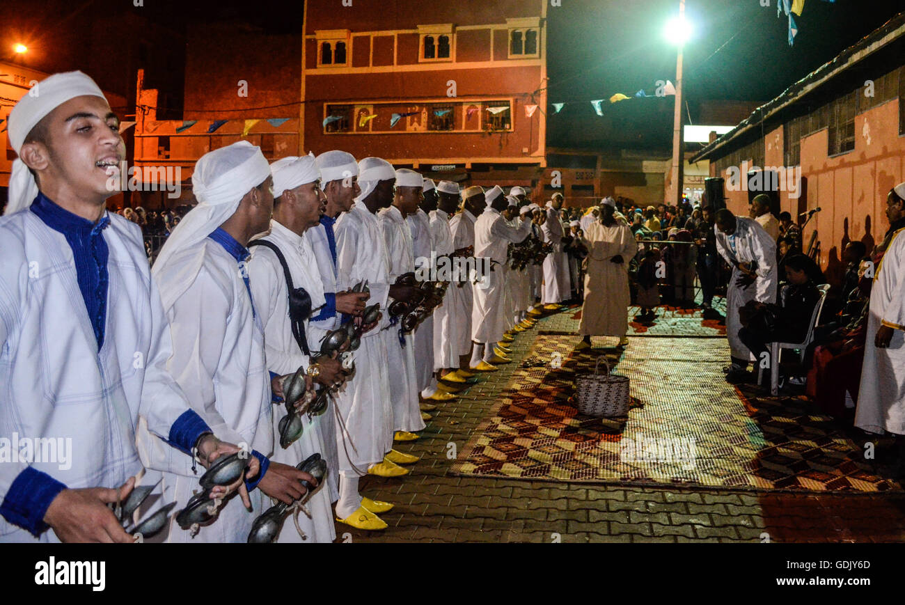 Aissawa aissawa issawa issaoua moroccan hi-res stock photography and ...