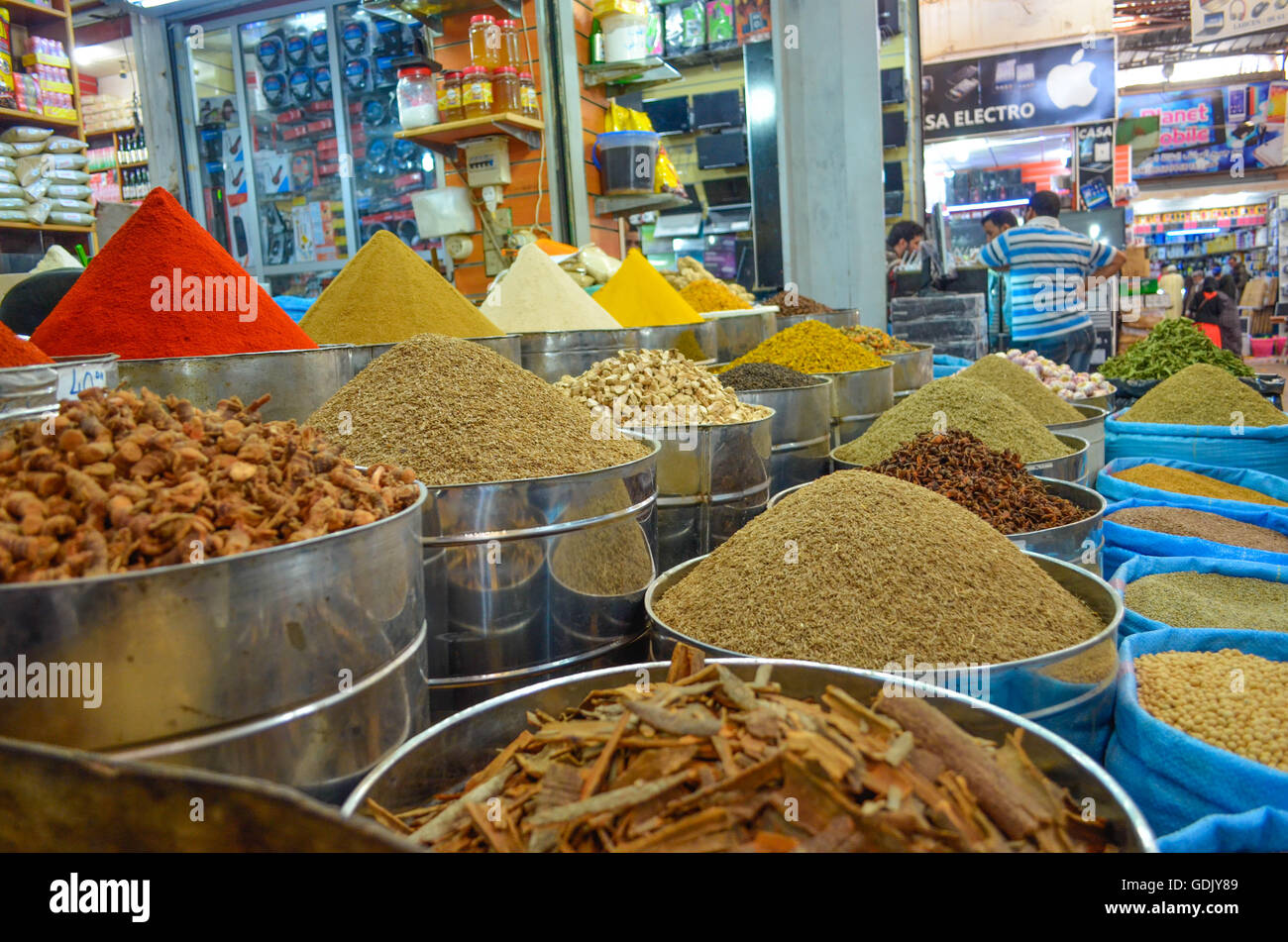 Moroccan Souk, spices, dates and olives Stock Photo - Alamy