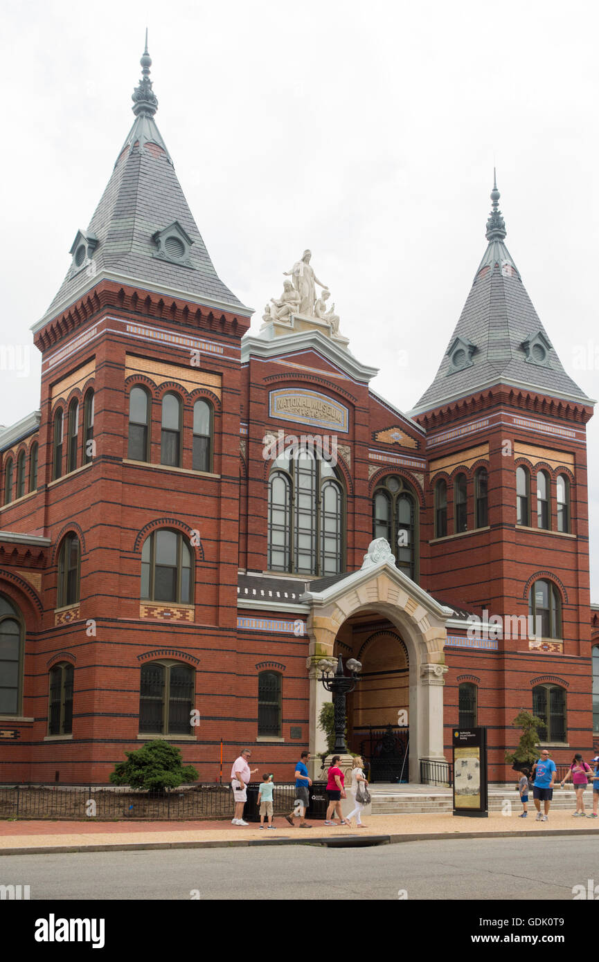 Smithsonian museum castle hi-res stock photography and images - Alamy