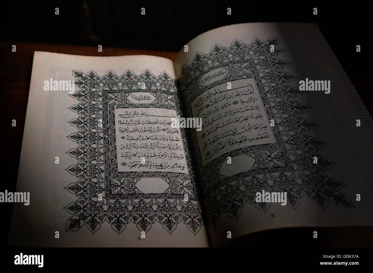 The holy Quran Stock Photo - Alamy