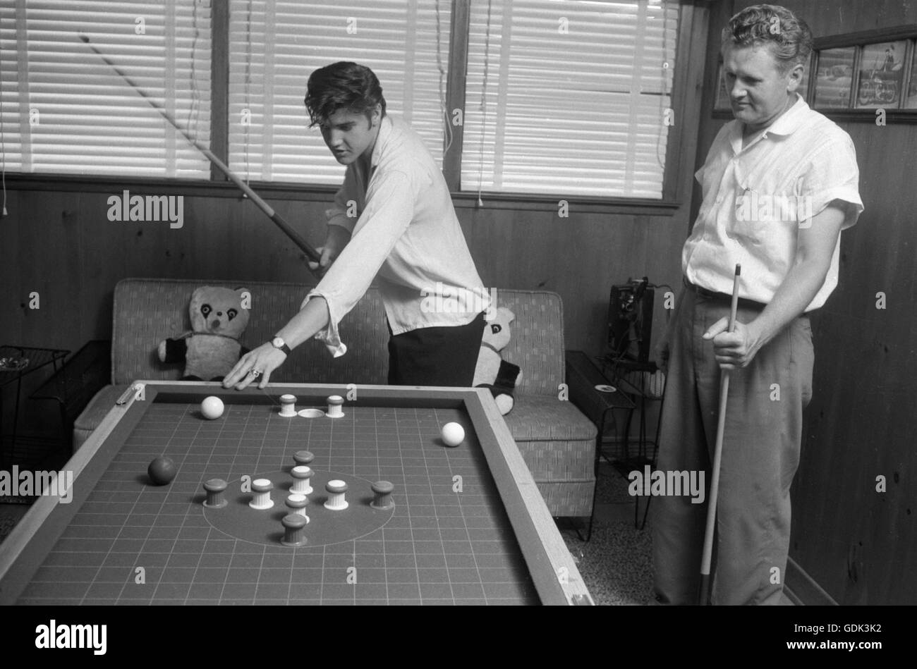 Elvis Presley and his father Vernon Stock Photo - Alamy