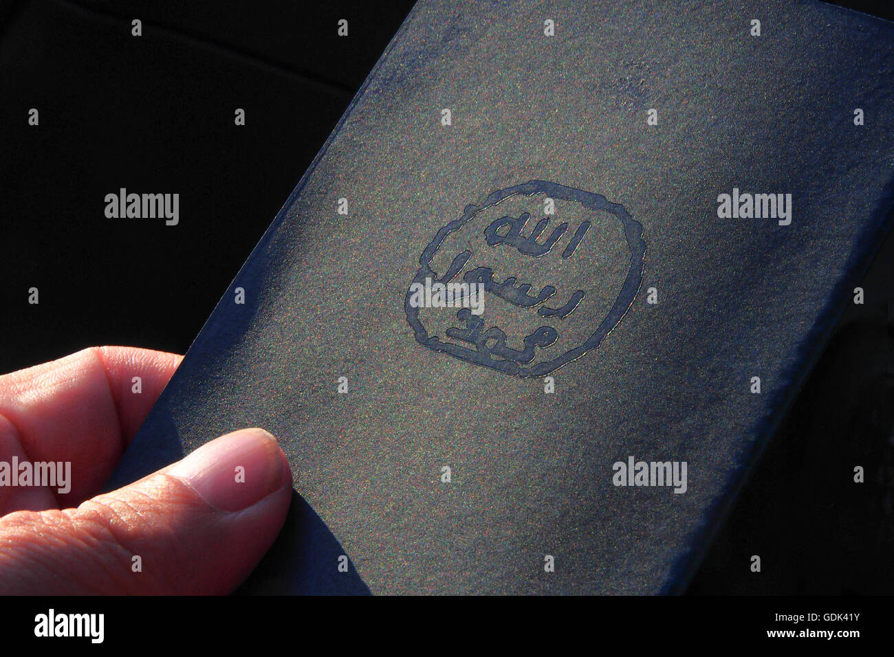 Religion-Islam- A different design of the "seal of Muhammad" is ...