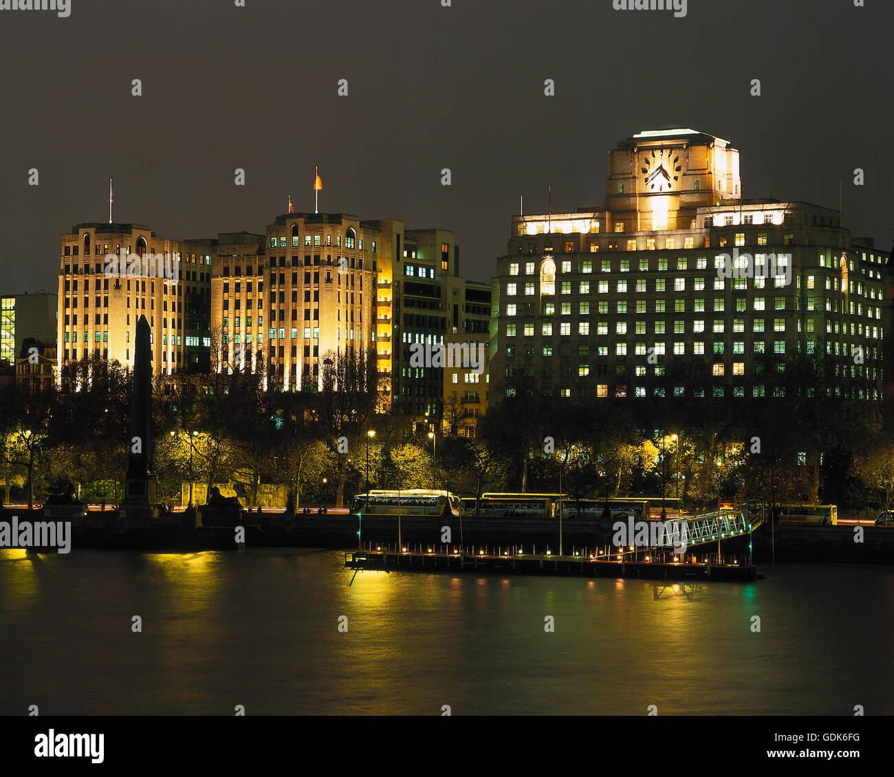 geography / travel, Great Britain, England, London, buildings, Shell ...