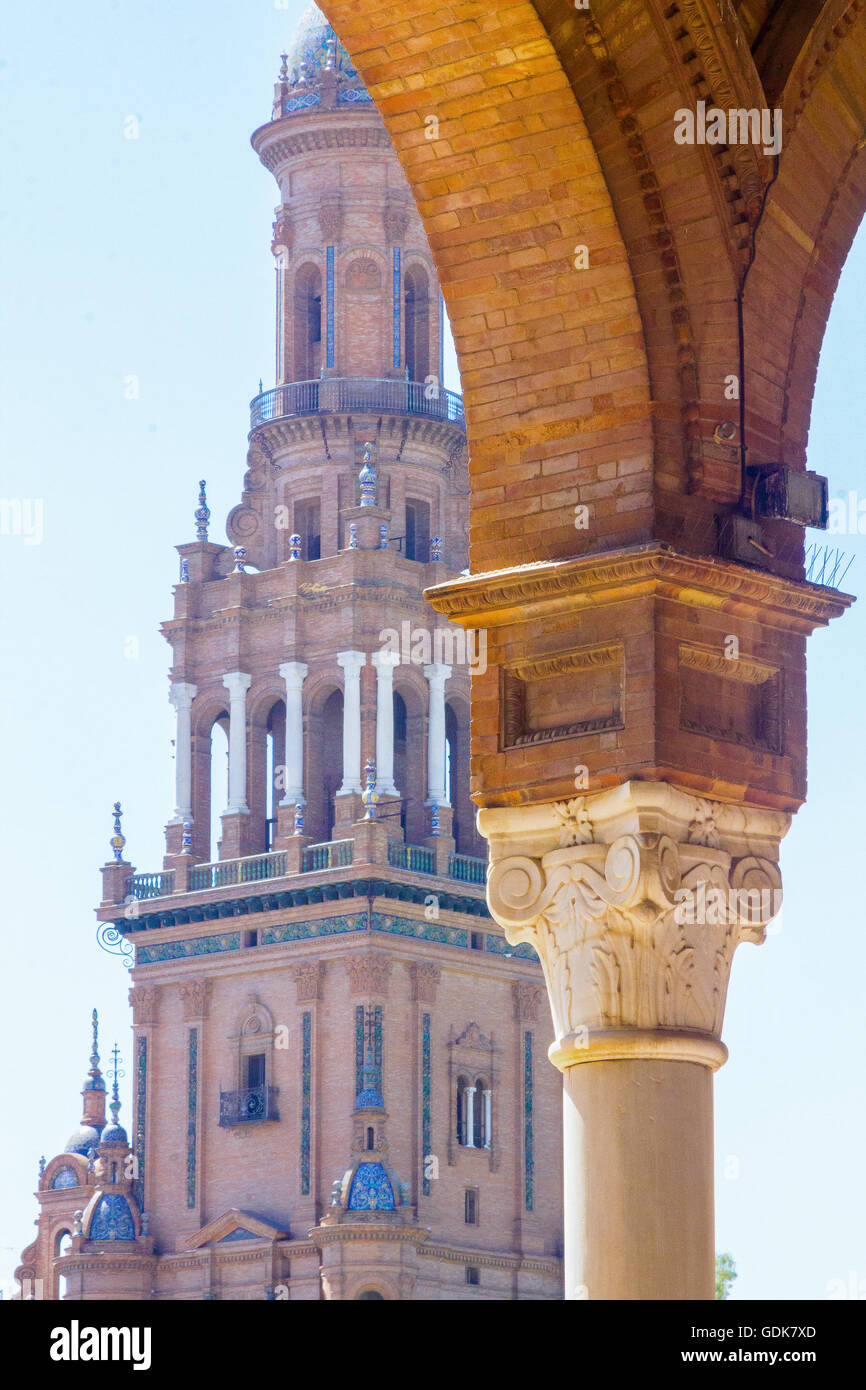 Famous square hi-res stock photography and images - Alamy