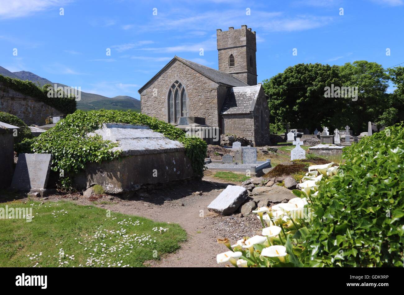 Dingle peninsula cemetery hi-res stock photography and images - Alamy