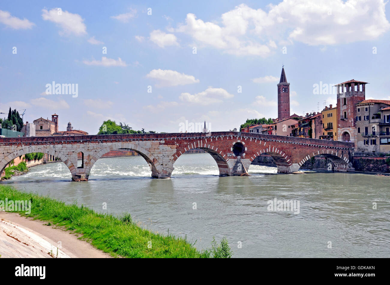 Old town of verona hi-res stock photography and images - Alamy