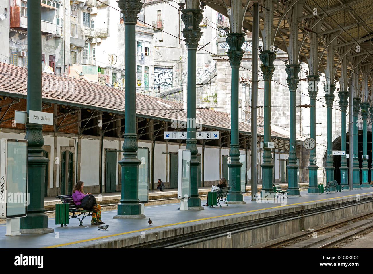 Sao Bento Station Porto, platform, railroad, green cast-iron columns ...