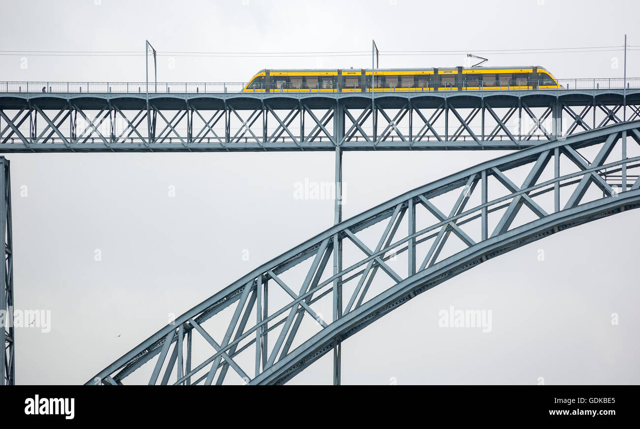 Ponte de Dom Luis I with Porto Metro, light rail, two-tier bridge, Vila ...