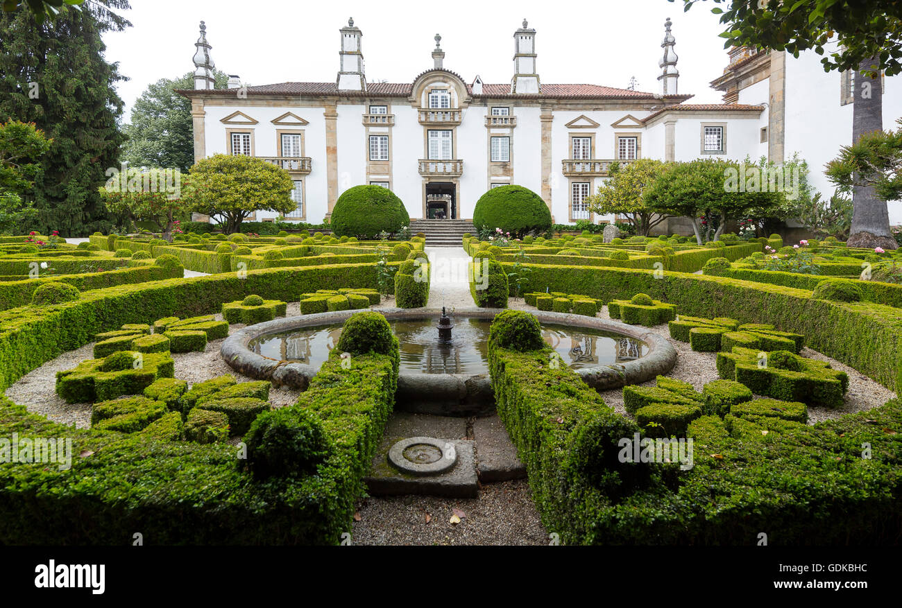 landscaped gardens of the palace, Casa de Mateus, palace with large ...