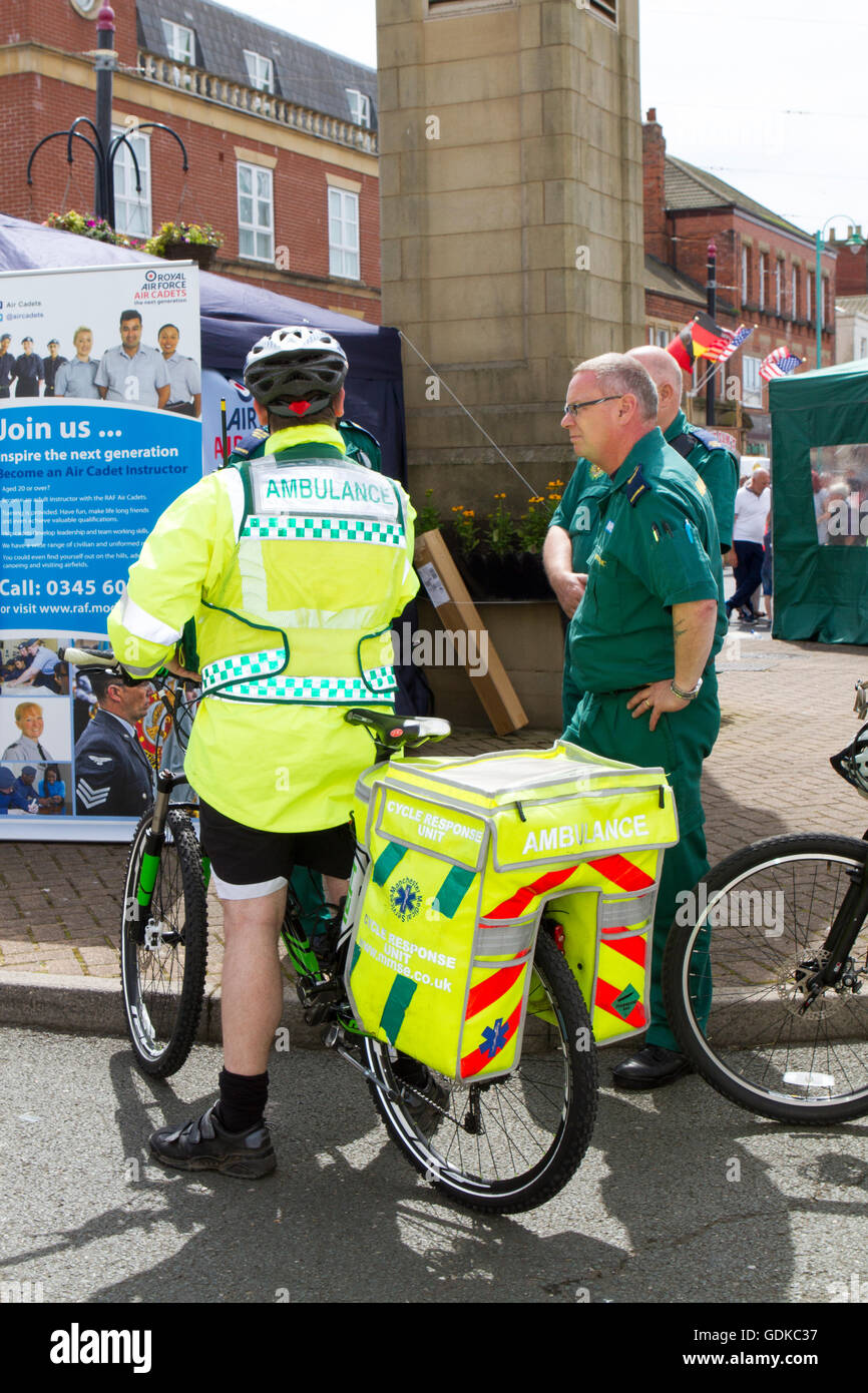 a ambulance medic paramedic emergency urgent healthcare first aid cpr ...