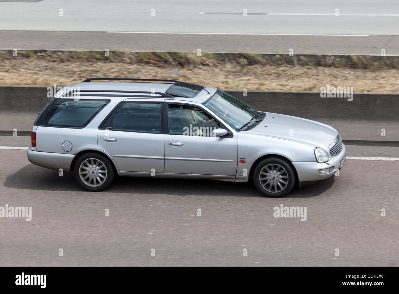 Ford Scorpio Estate on the road Stock Photo - Alamy