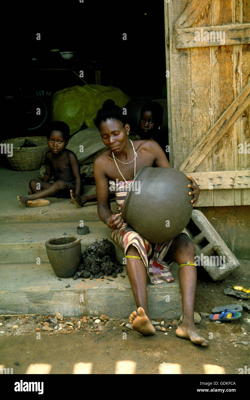 Benin craft hi-res stock photography and images - Alamy
