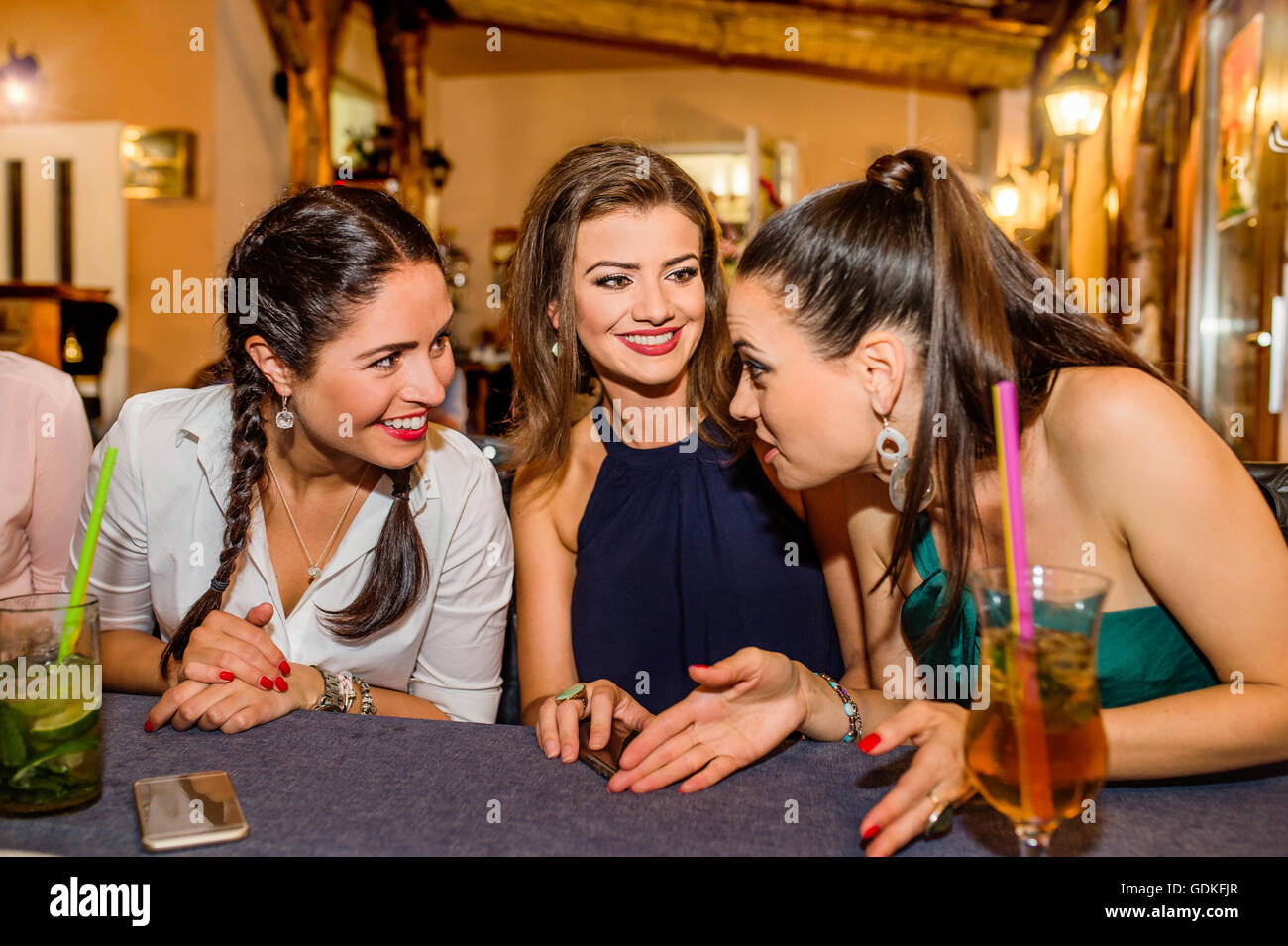 Couple talking drinking bar hi-res stock photography and images - Alamy