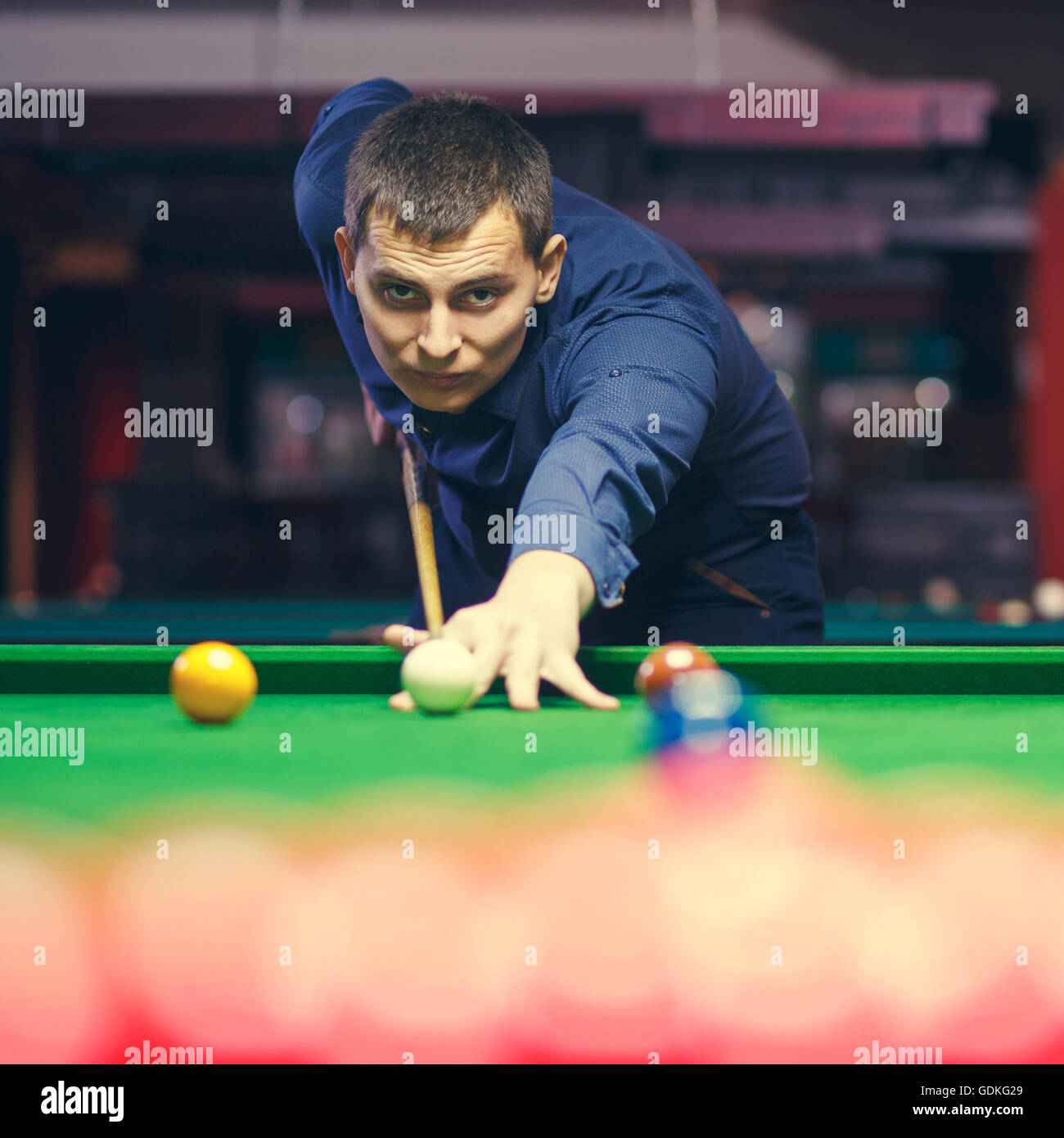 Professional snooker player hi-res stock photography and images - Alamy