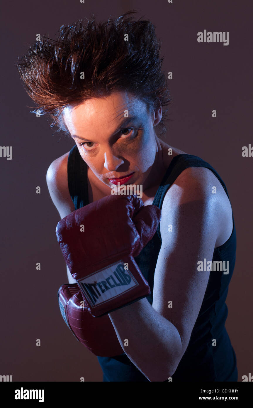 Pretty female boxer ready fighting hi-res stock photography and images ...
