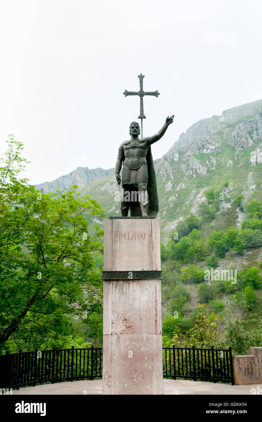 Statue of Pelayo - Covadonga - Spain Stock Photo - Alamy