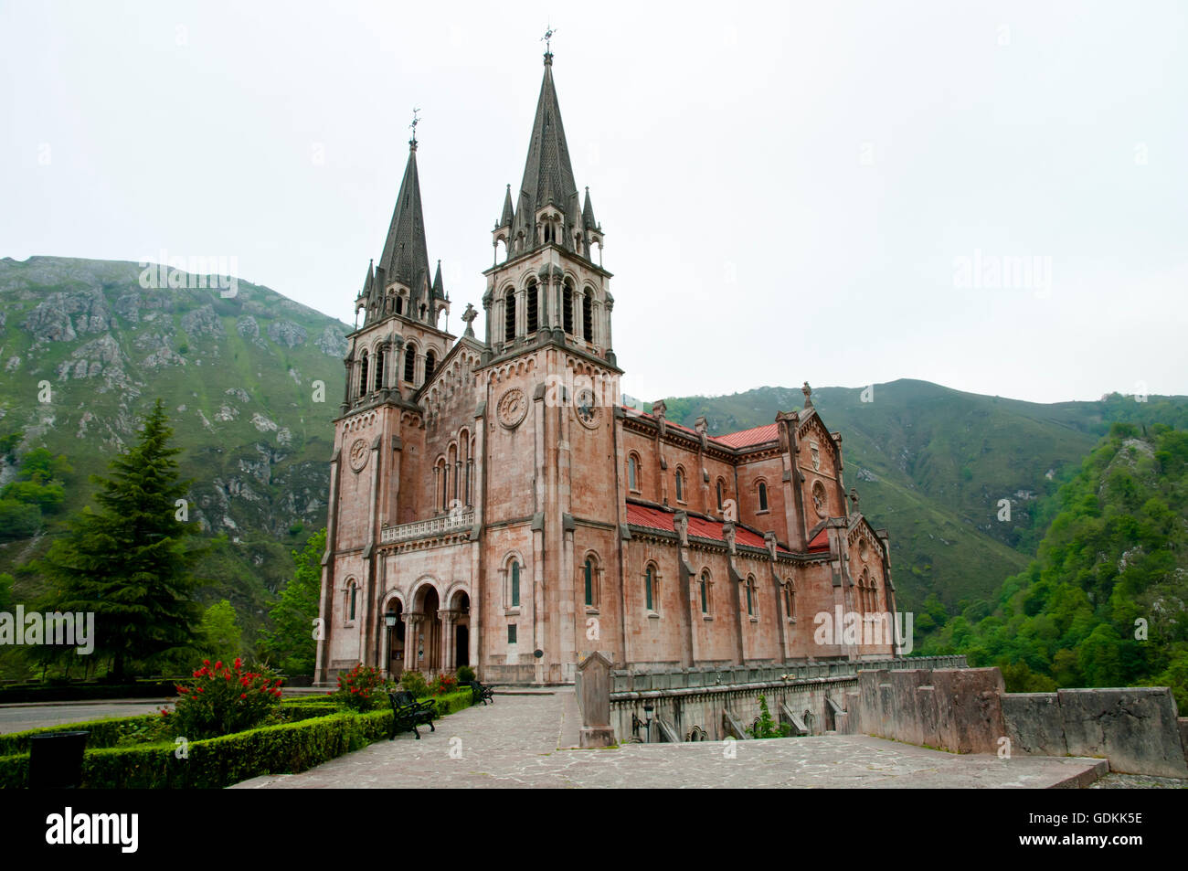 Covadonga basilica hi-res stock photography and images - Alamy