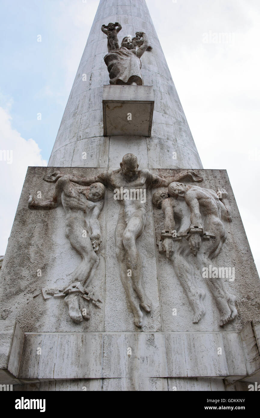 Sculptures on front of the National Monument in Dam Square in Amsterdam ...
