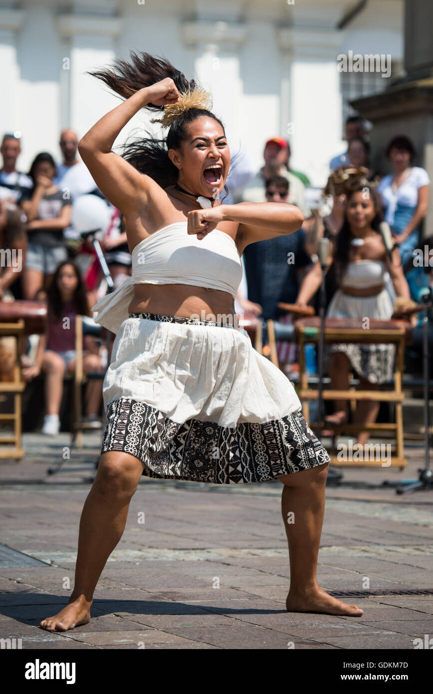 Fijian girls hi-res stock photography and images - Alamy