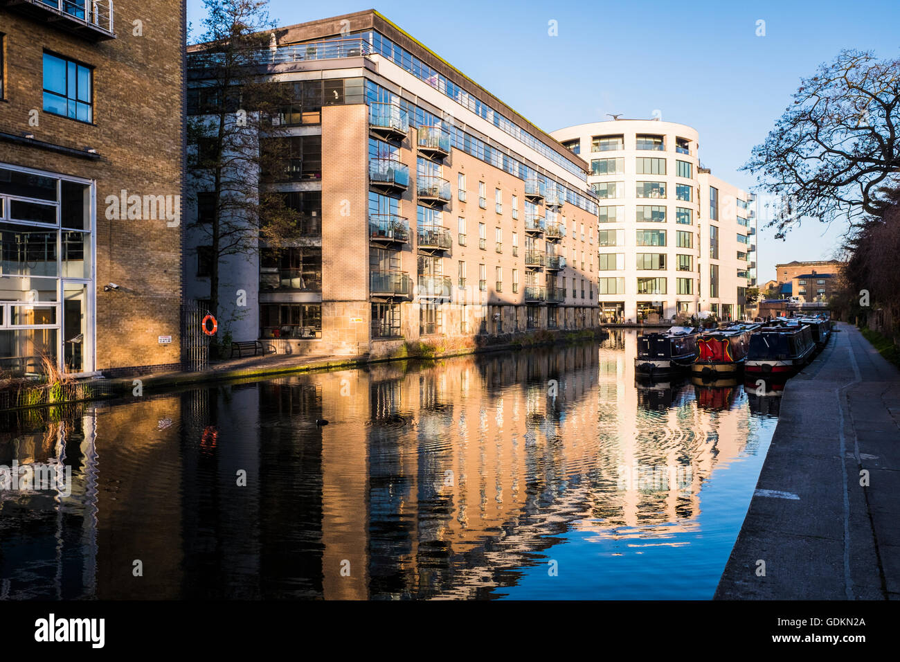 Regent's Canal building reflection, London, England, U.K Stock Photo ...