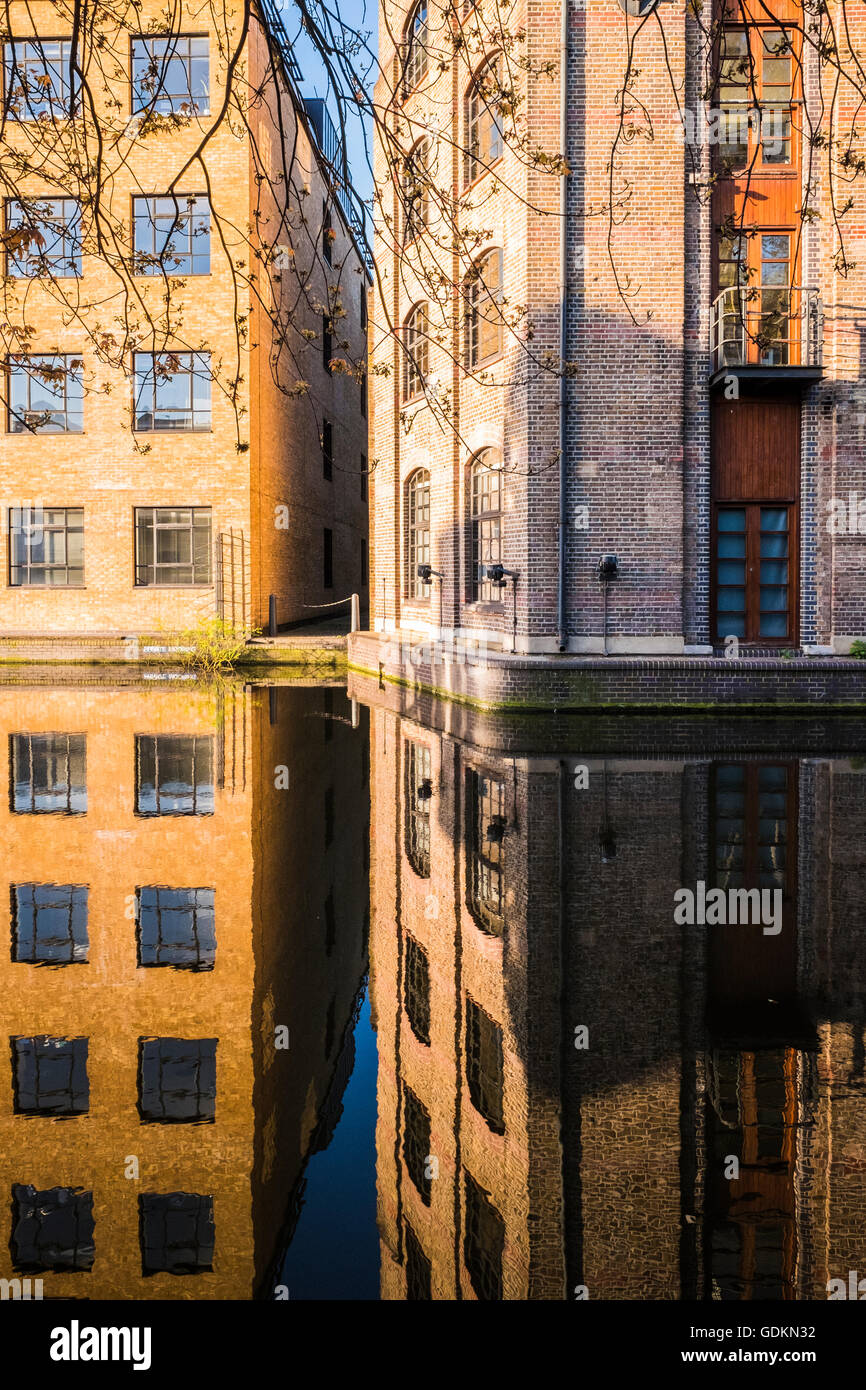 Regents canal london warehouse hi-res stock photography and images - Alamy