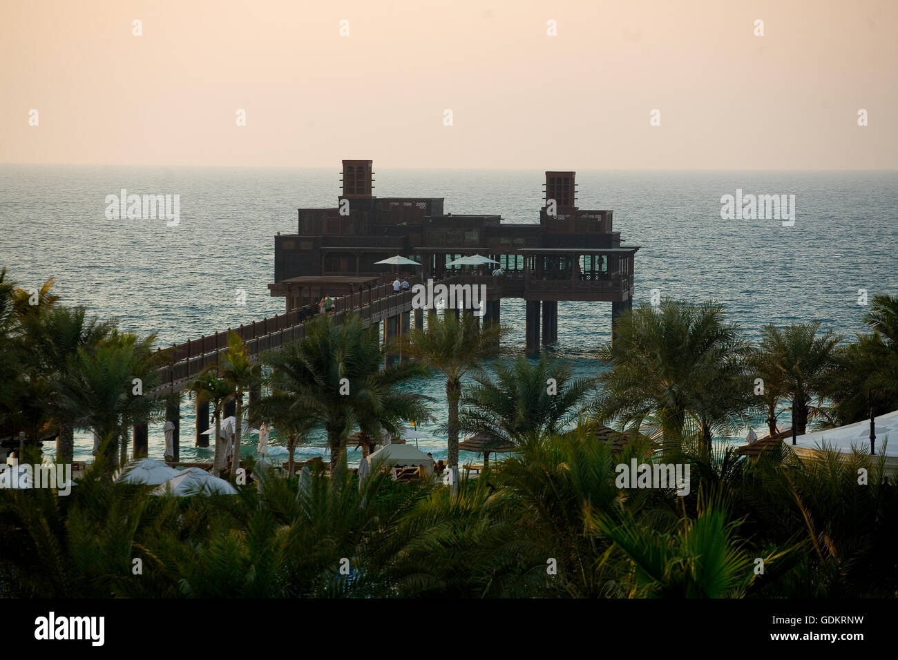 Pier chic dubai hi-res stock photography and images - Alamy