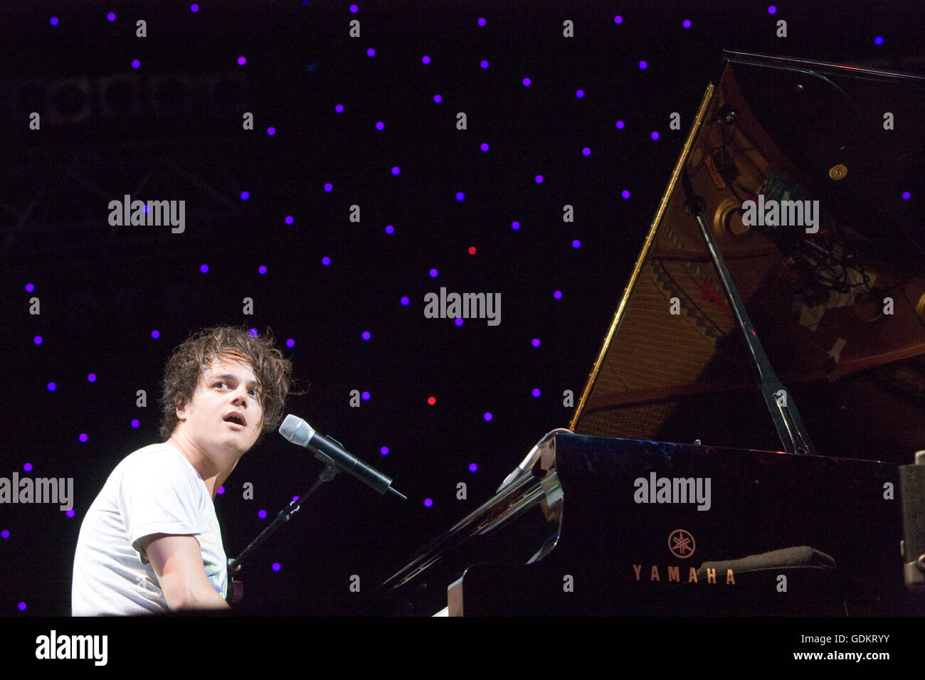 Jamie Cullum performing during the Dubai Jazz Festival 2007, Dubai, UAE ...