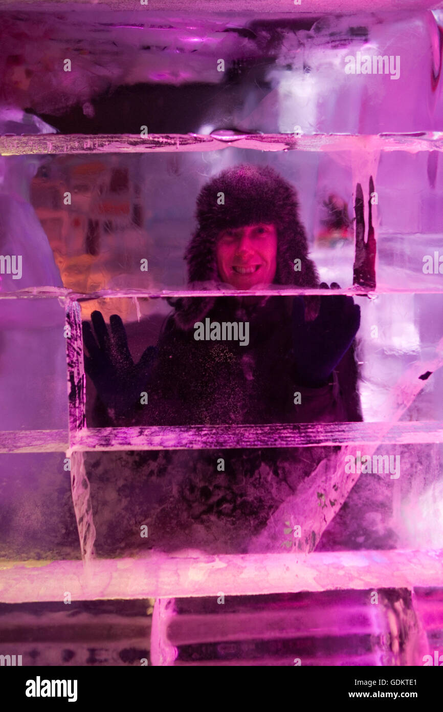 Chill square hi-res stock photography and images - Alamy