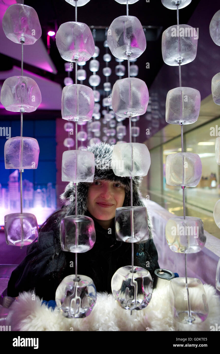 Chill square hi-res stock photography and images - Alamy