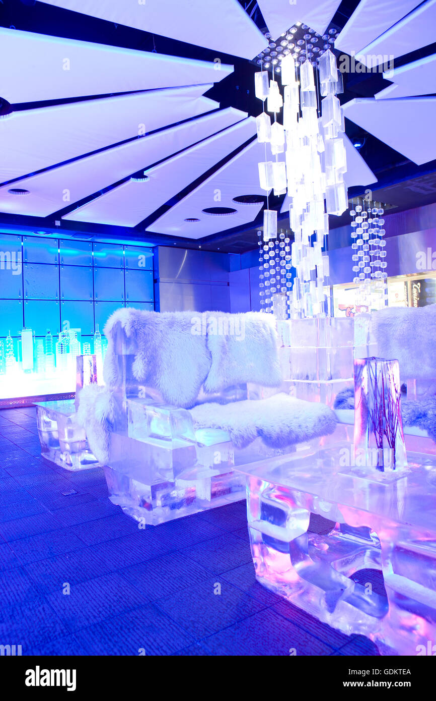 Chill square hi-res stock photography and images - Alamy