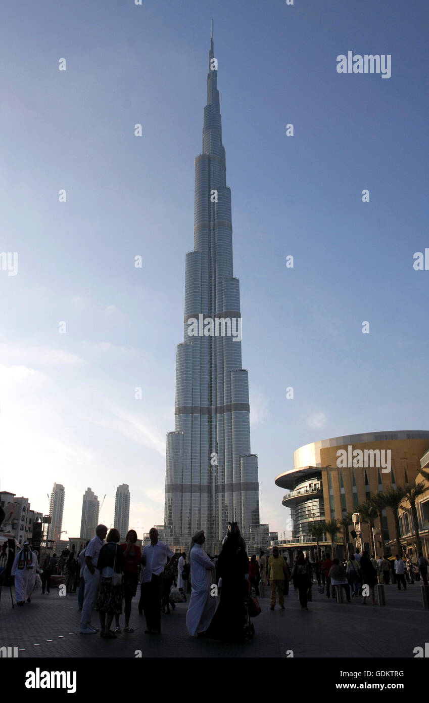 Burj Khalifa, 4th January 2010, Dubai, UAE Stock Photo - Alamy
