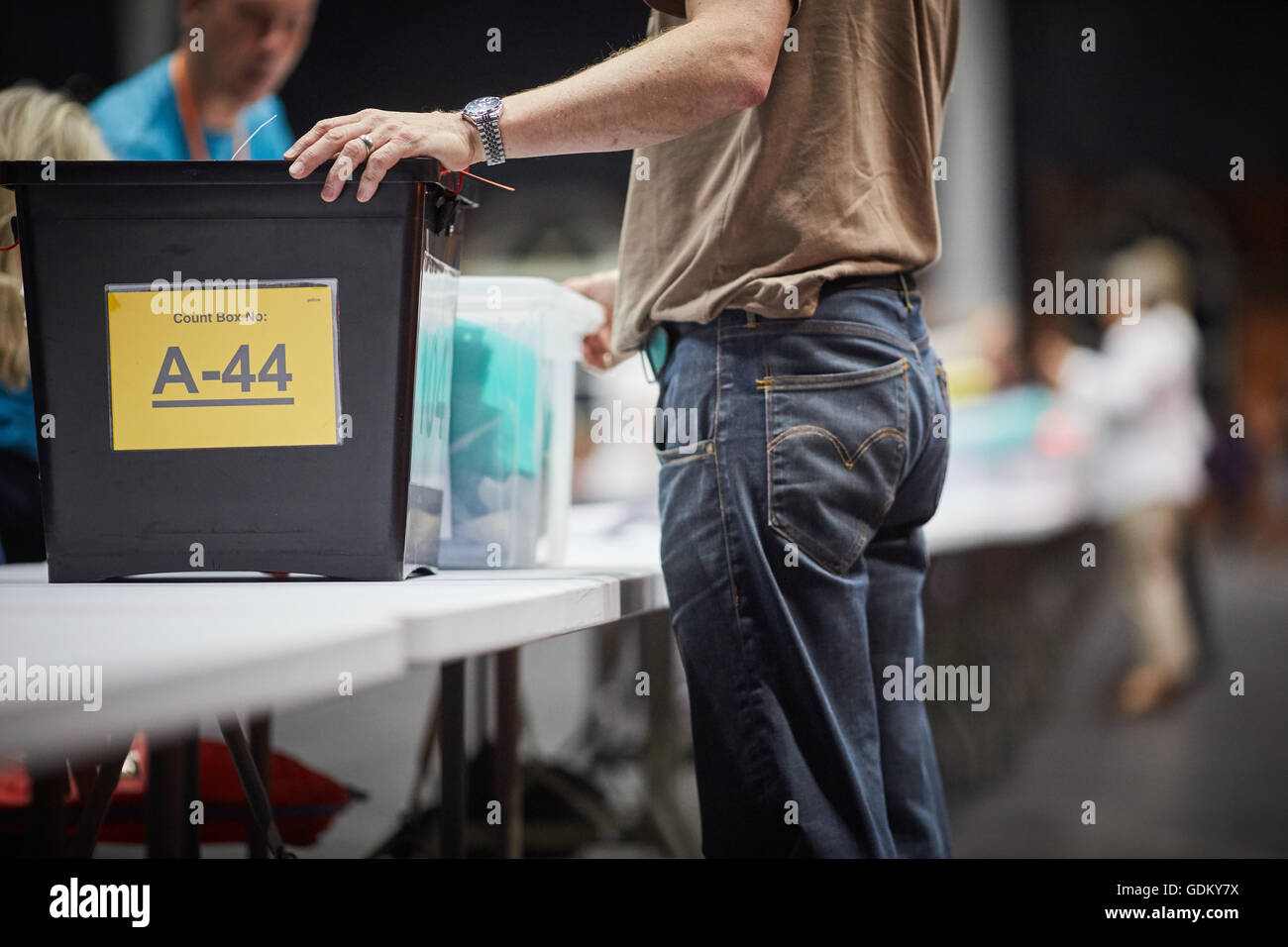 Papers uk hi-res stock photography and images - Alamy