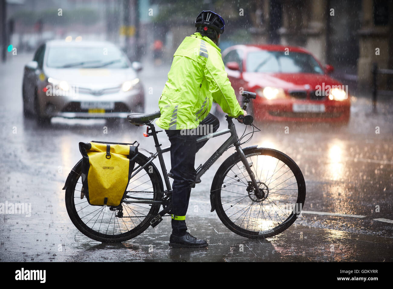 Manchester wet through rain hi-res stock photography and images - Alamy