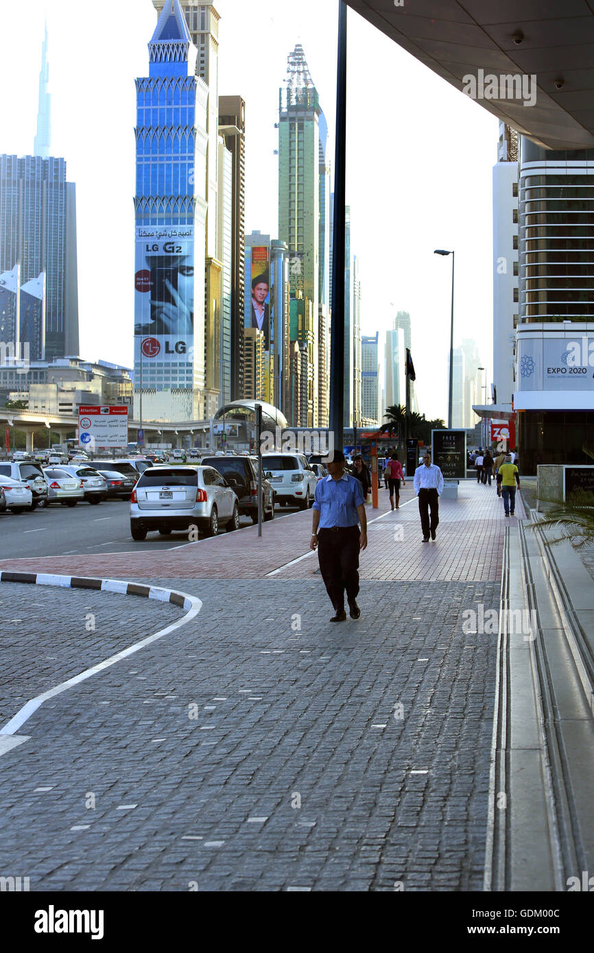 Sidewalk, Sheikh Zayed Road, Dubai, UAE Stock Photo - Alamy