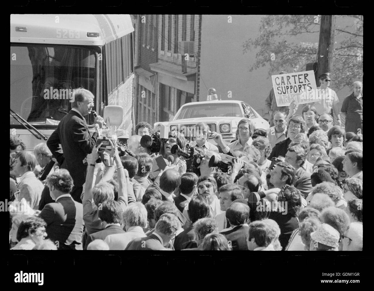 Jimmy carter speaking to crowd at campaign stop in pittsburgh hi-res ...