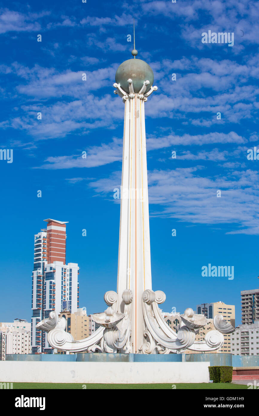 Pearl roundabout hi-res stock photography and images - Alamy
