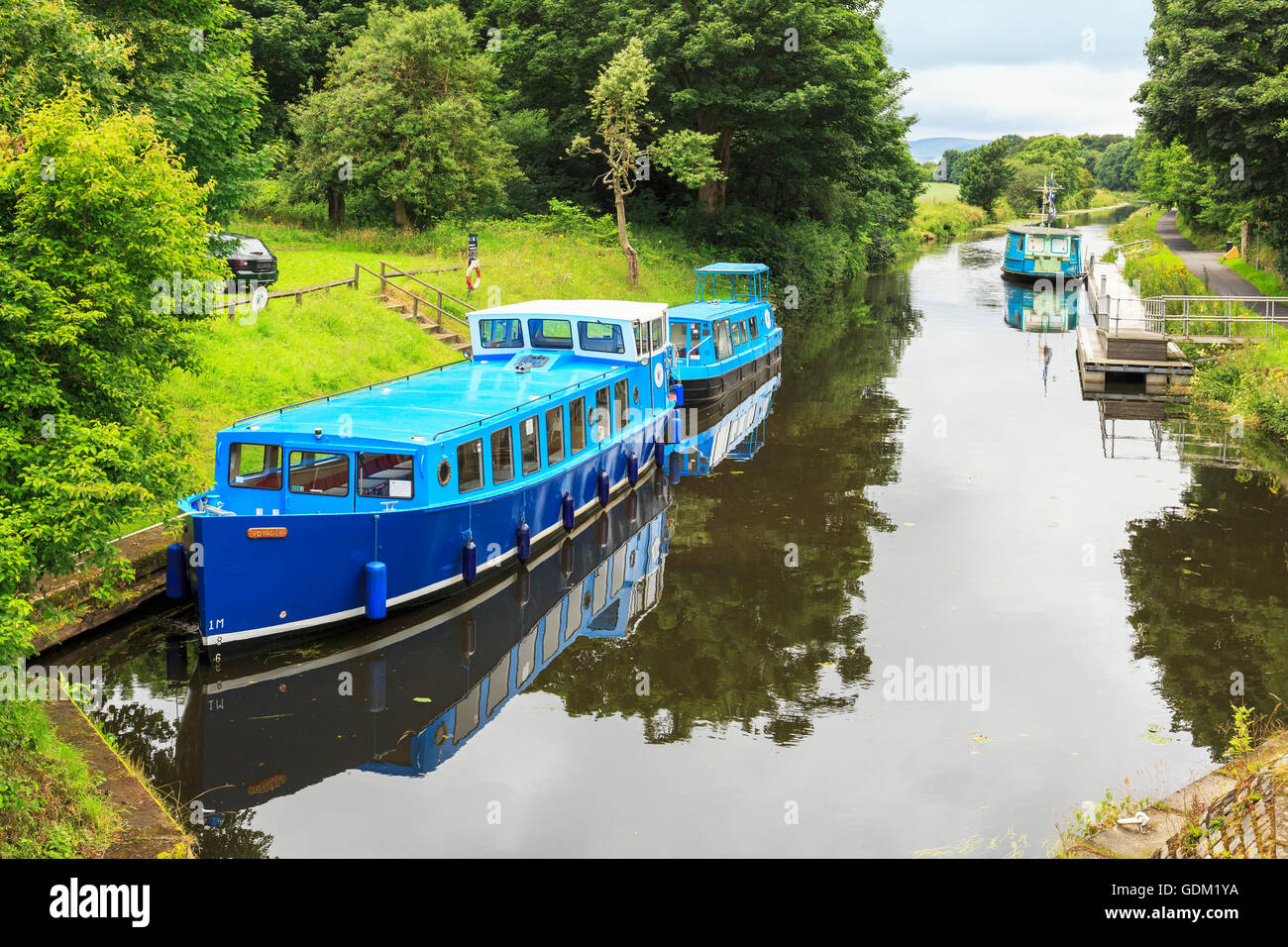 Barges on the Forth and Clyde Canal near Kirkintilloch, Glasgow ...