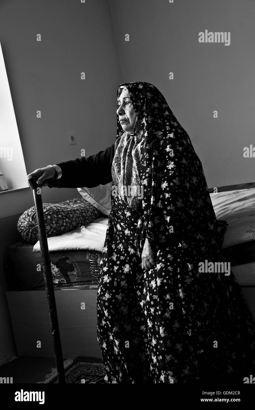 Iraq family Black and White Stock Photos & Images - Alamy