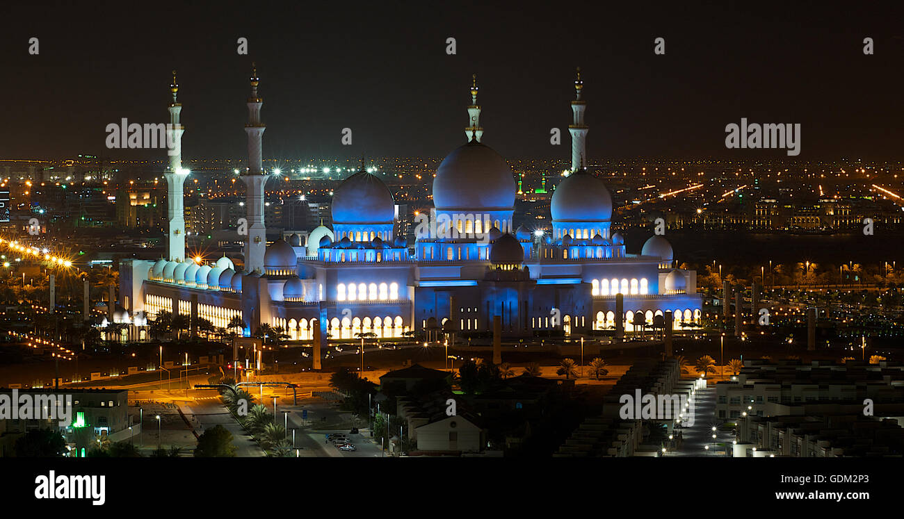 Sheikh Zayed Mosque At Night