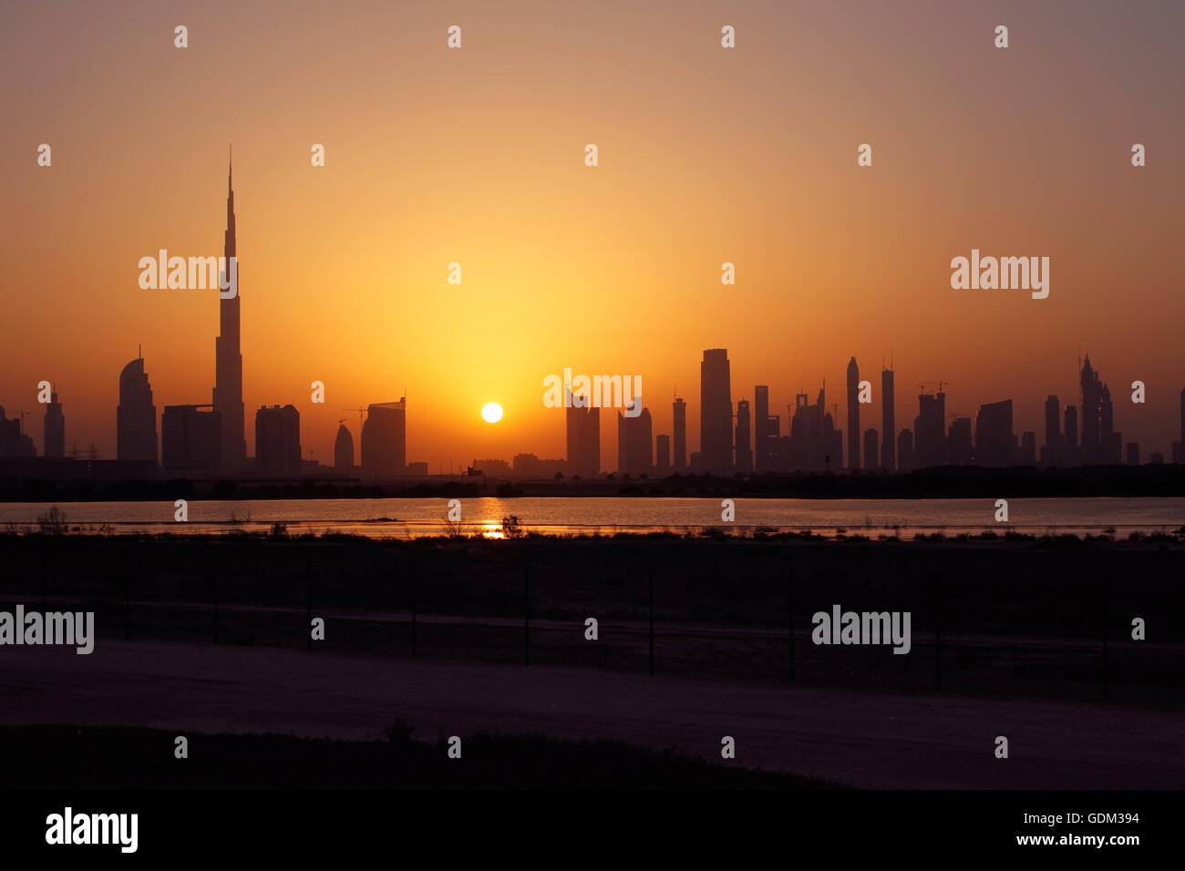 Sunset in Dubaï with Burj Khalifa Tower, Dubai, UAE Stock Photo - Alamy