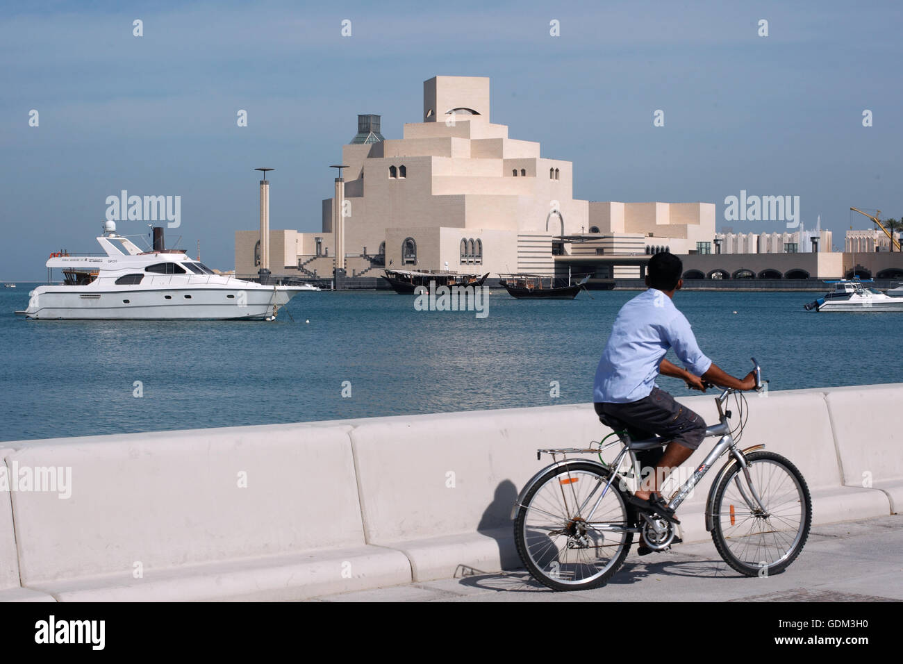 Museum of Islamic Art. Corniche, Doha, Qatar Stock Photo - Alamy