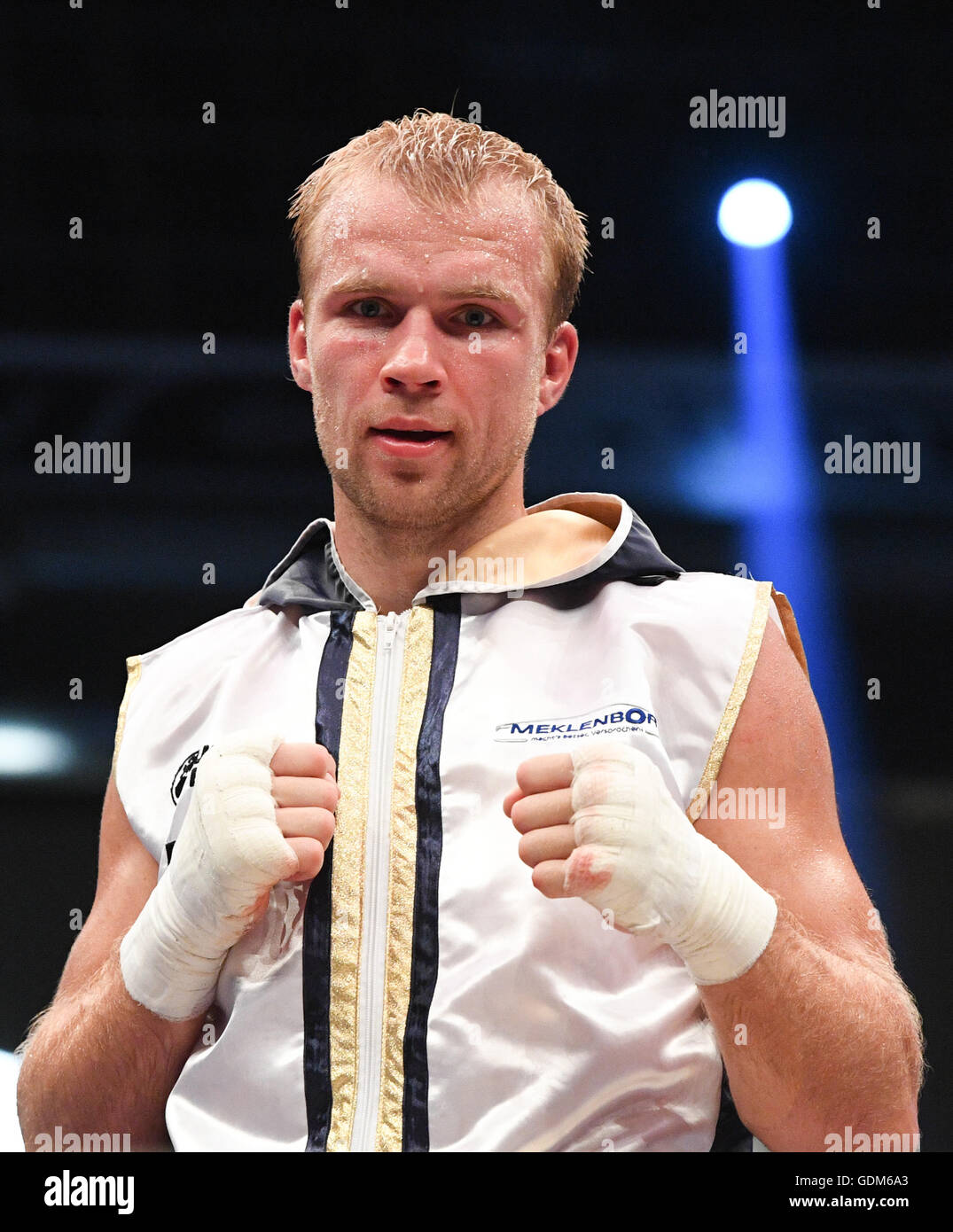 Middle weight boxer hi-res stock photography and images - Alamy