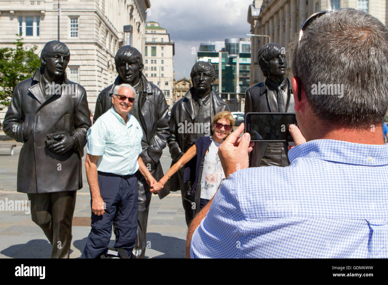 UK Weather: Sunny in Liverpool, Merseyside, UK. 18-07-2016. A hot sunny ...
