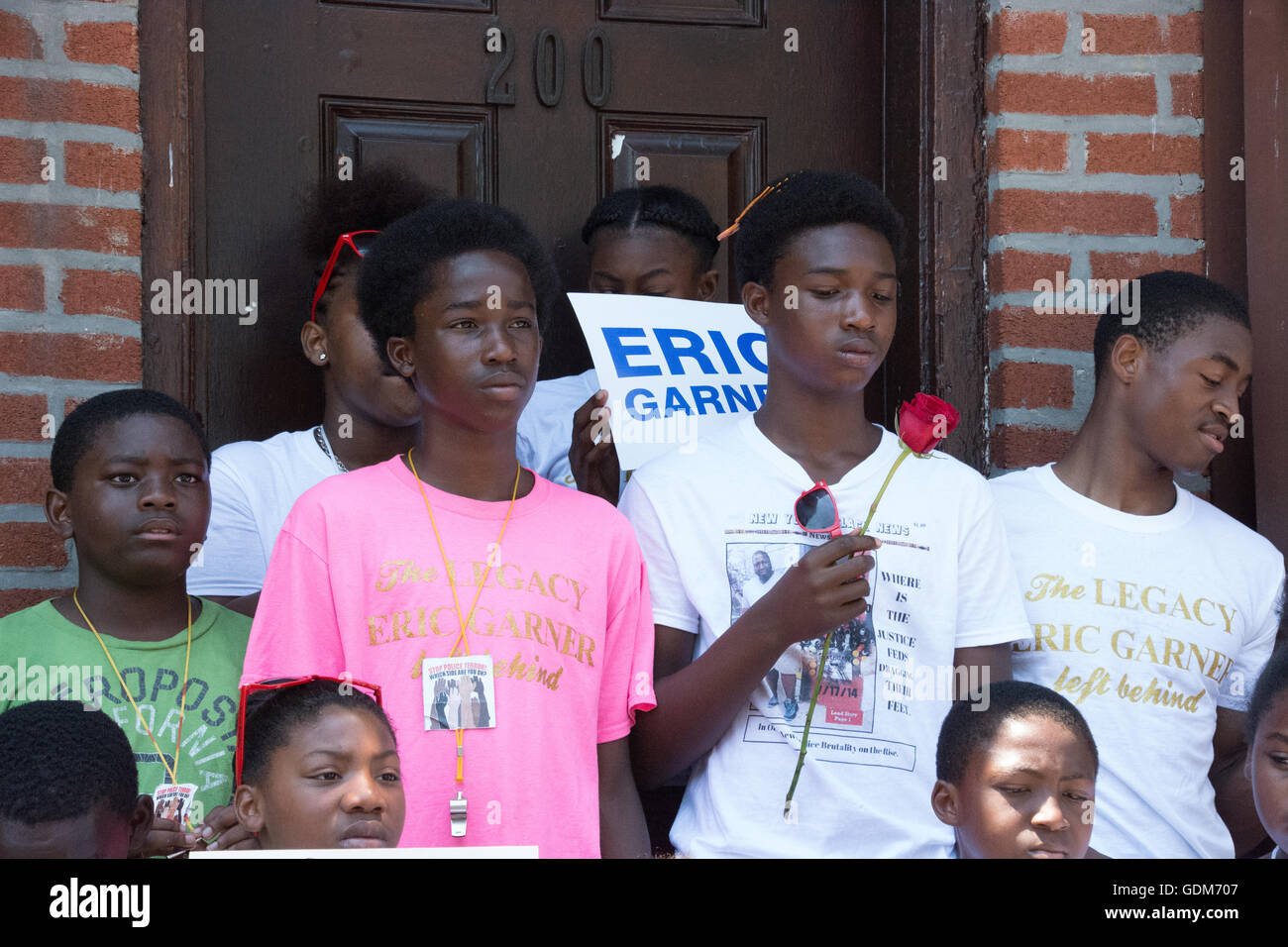 New York, USA. 17th July 2016. Young members of the Garner family ...