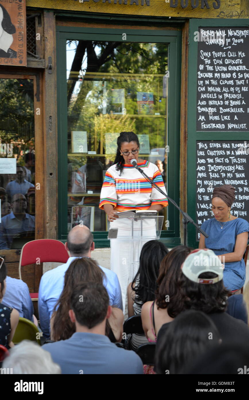 Paris, France. 18th July, 2016. Zadie Smith & Robin Coste Lewis read ...