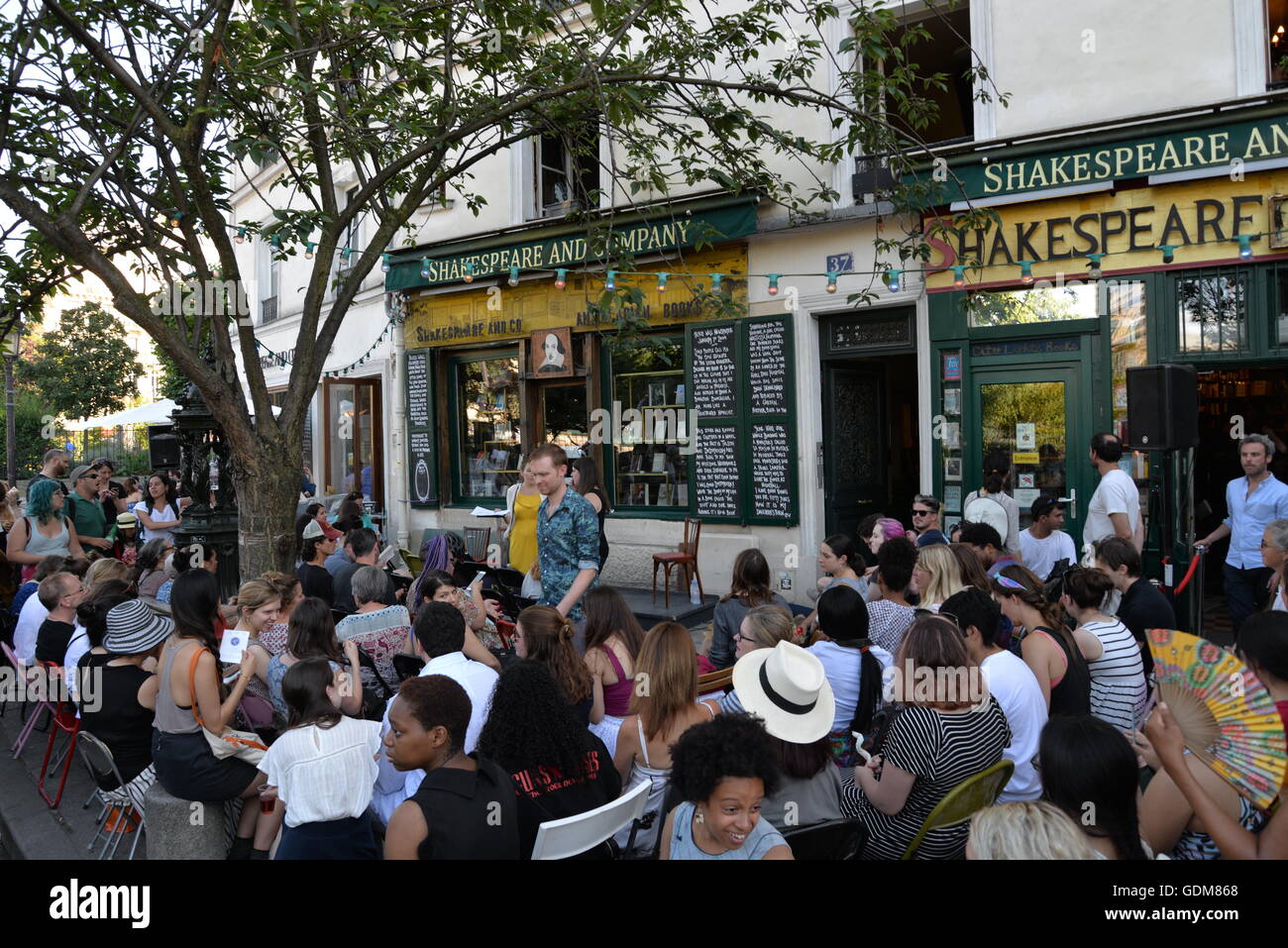 Robin Coste Lewis and Zadie Smith read their poetry and fiction to a ...